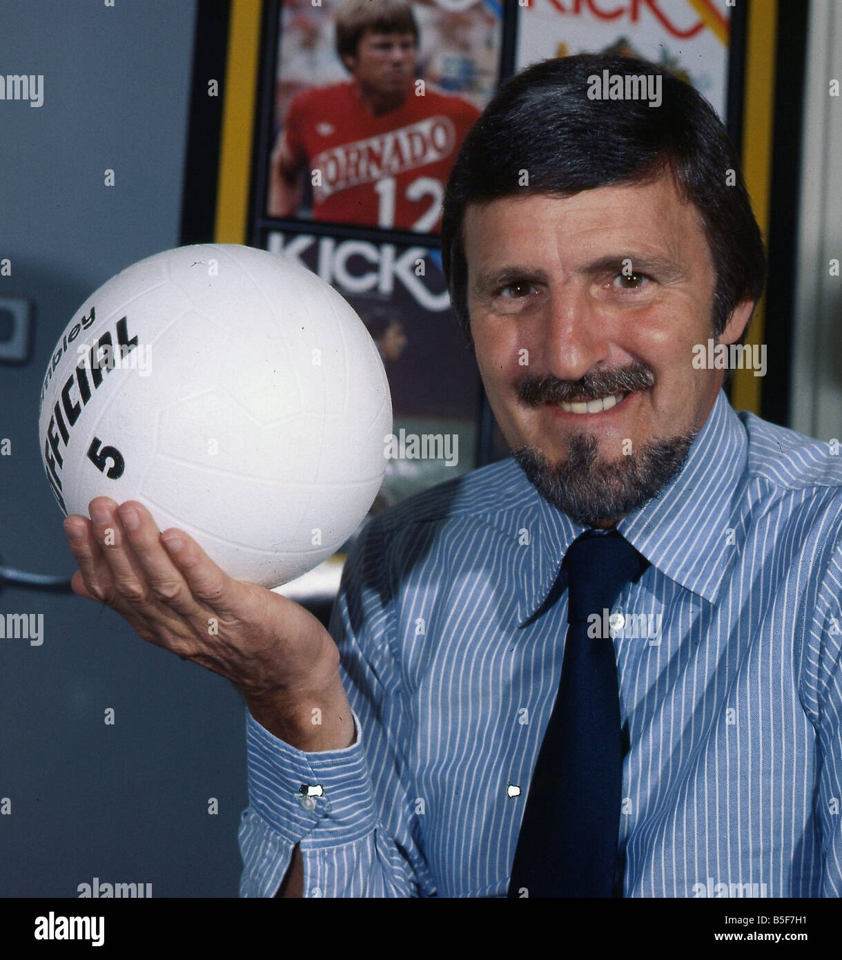 Jimmy Hill former football player 1975 Television presenter holding ...