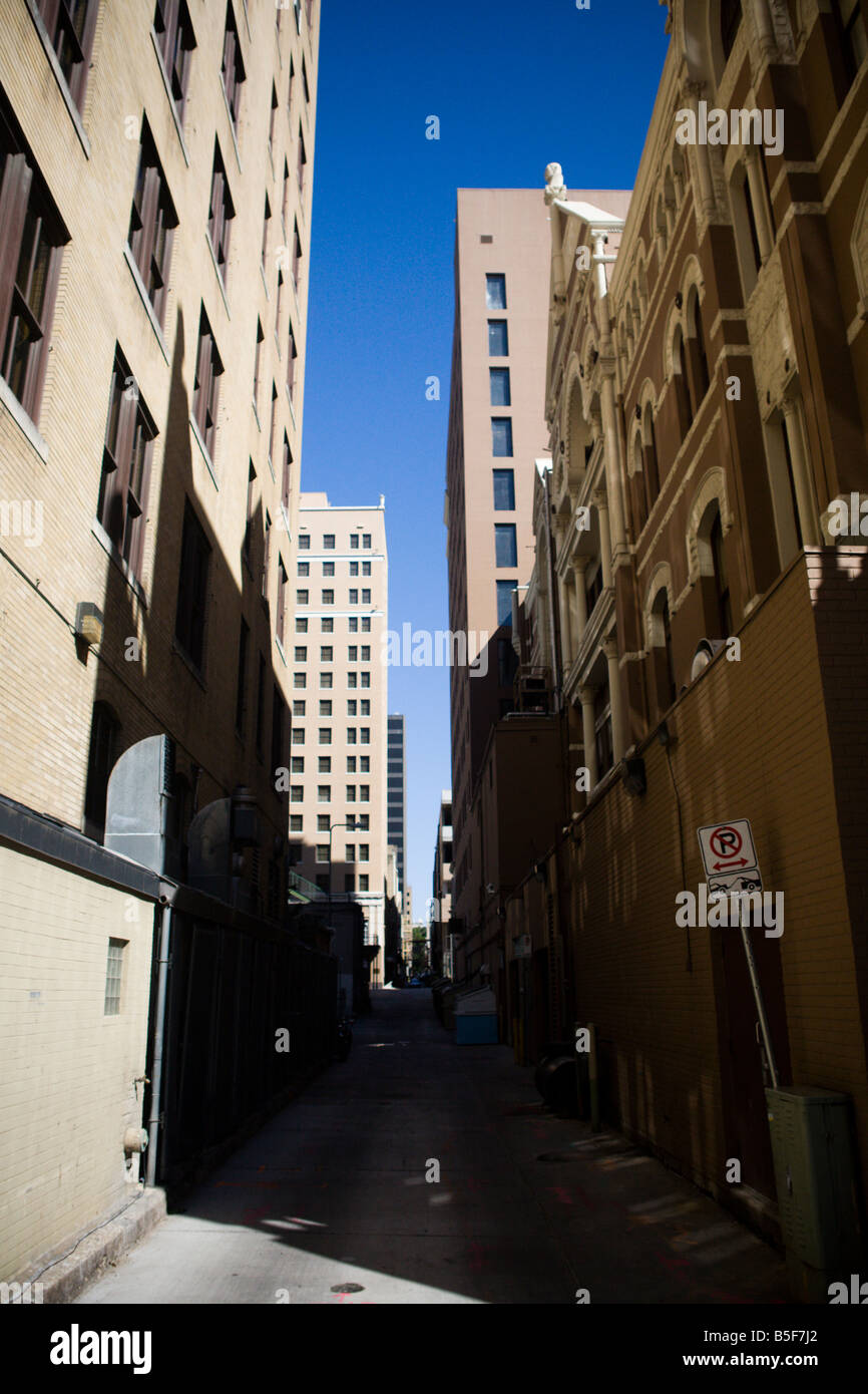 Downtown alley hi-res stock photography and images - Alamy