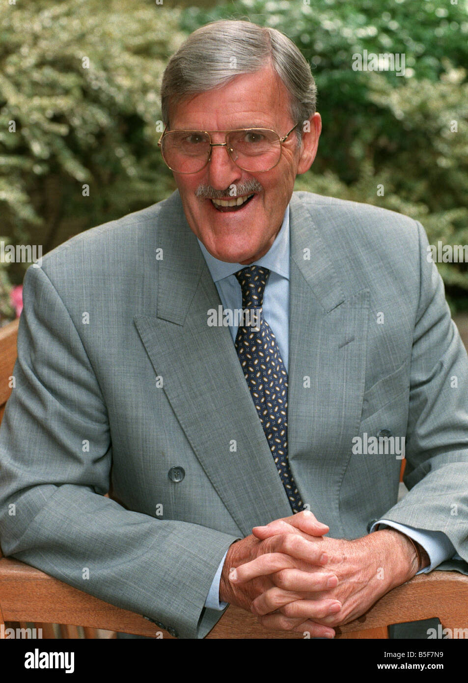 Tv presenter jimmy hill hi-res stock photography and images - Alamy