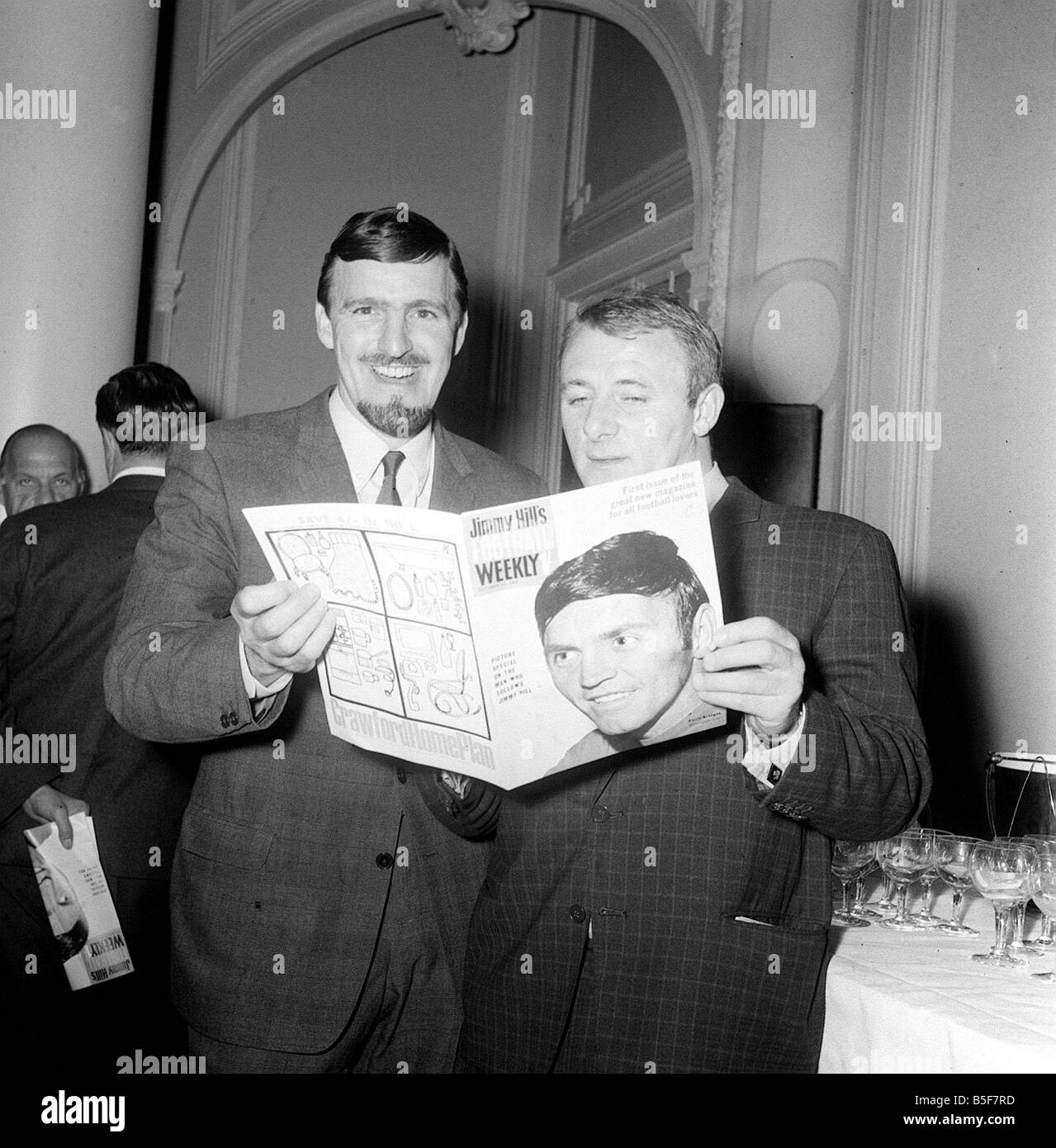 JIMMY HILL AND TOMMY DOCHERTY OCTOBER 1967 Y2K Stock Photo - Alamy