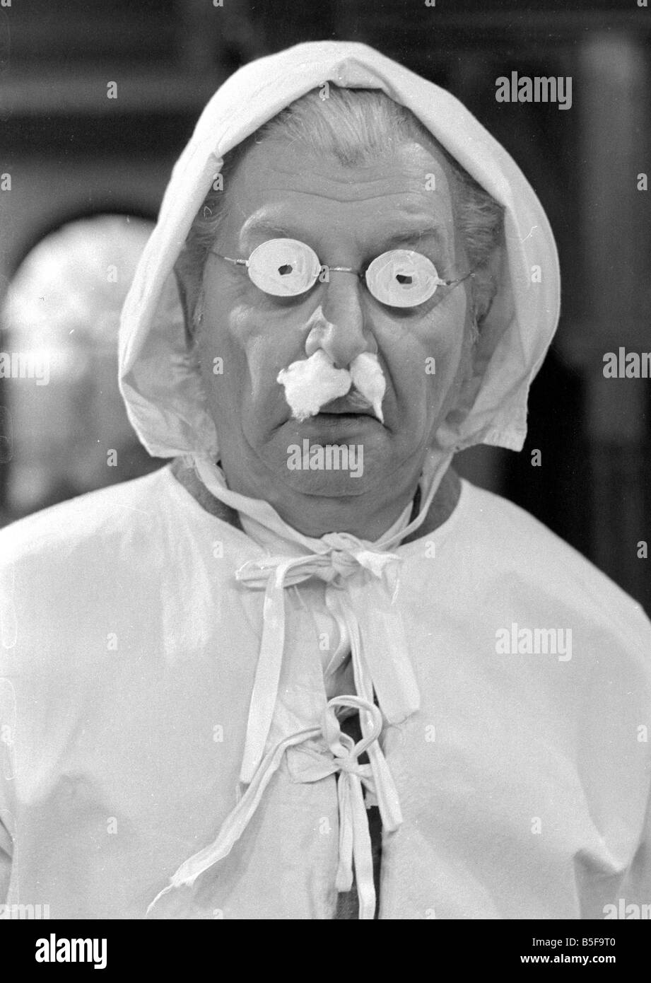 Members of the cast of dads army hi-res stock photography and images ...