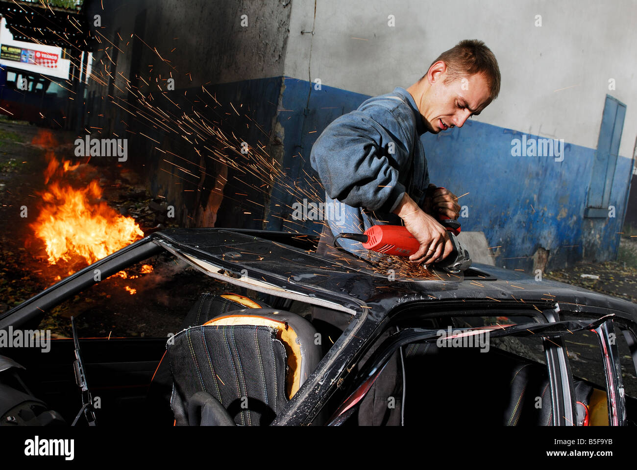 worker,working-class hand, working-class hands, workman, works,mechanic ...