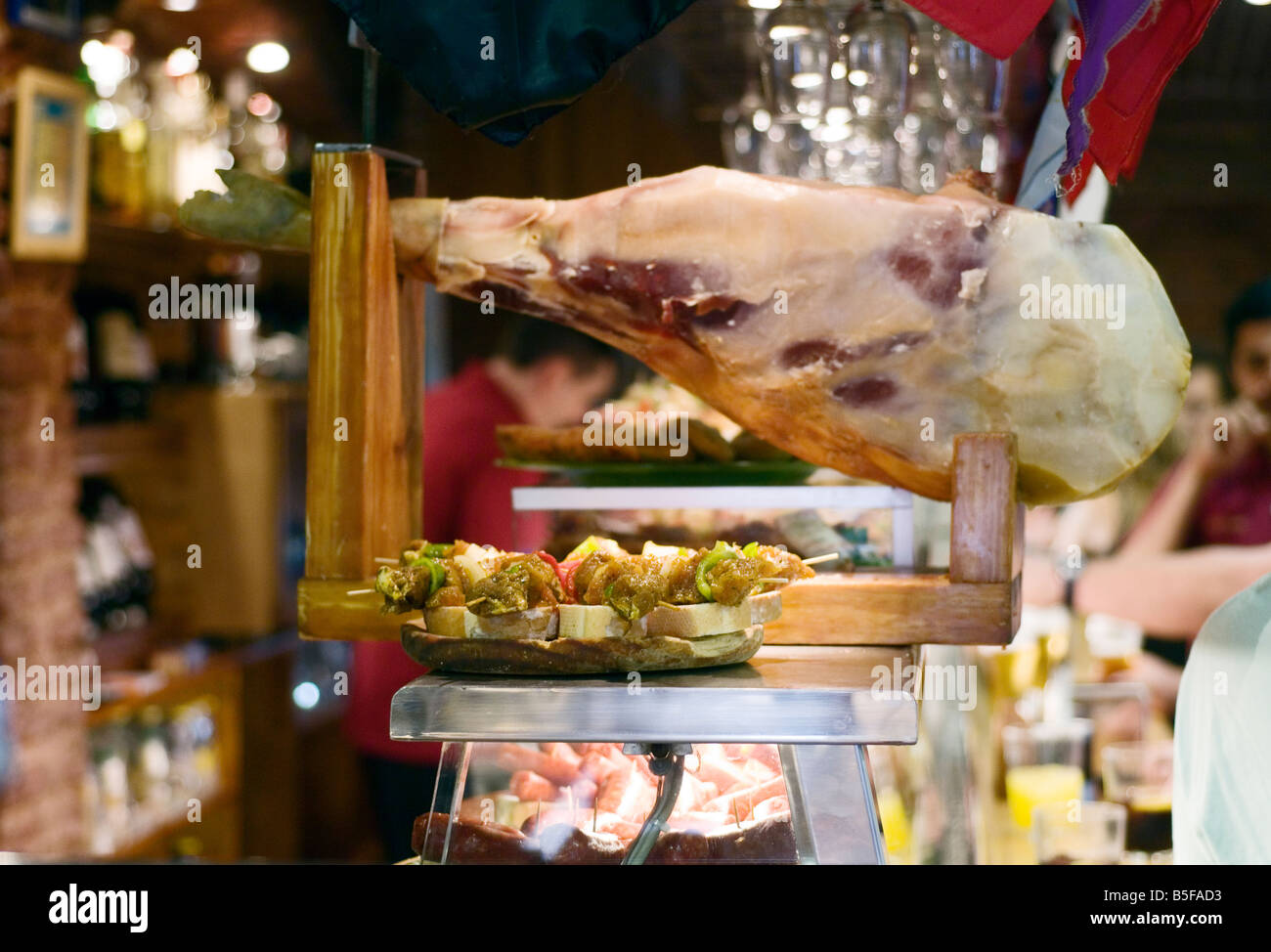 Carving iberian ham spain hi-res stock photography and images - Alamy