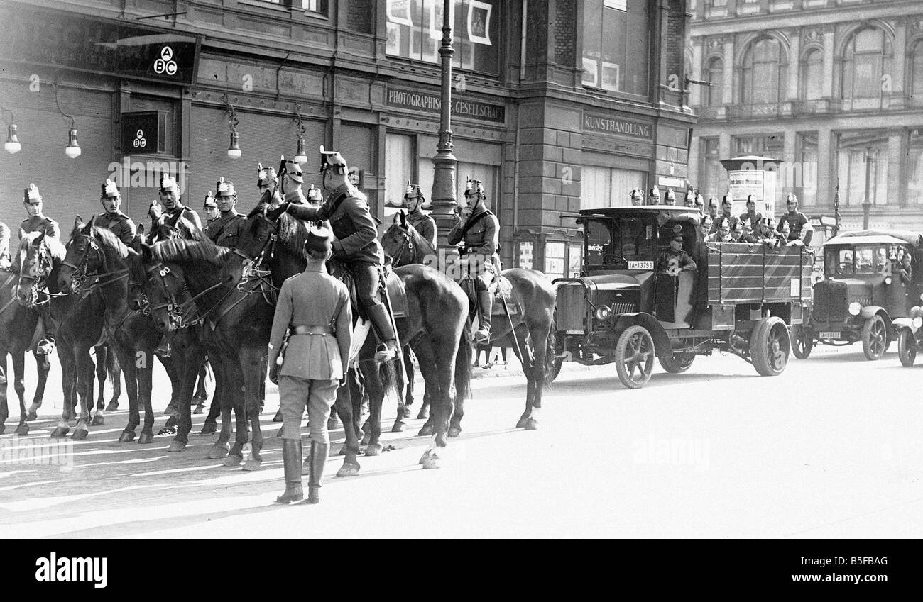 Weimar republic Black and White Stock Photos & Images - Alamy