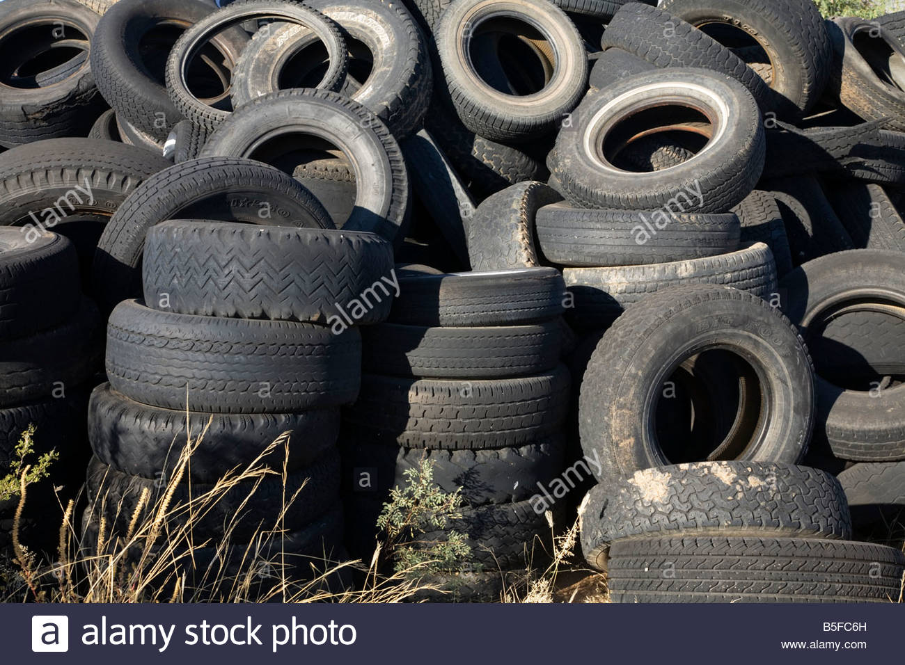 Pile Of Tires Stock Photos & Pile Of Tires Stock Images - Alamy