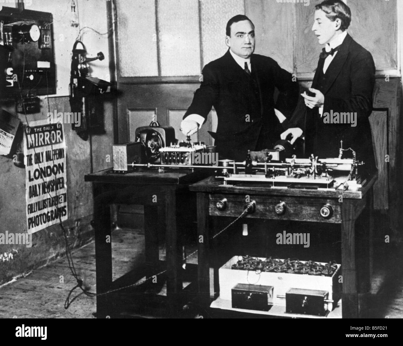 Enrico Caruso talks to a telegraph operator in the Manchester Office of ...