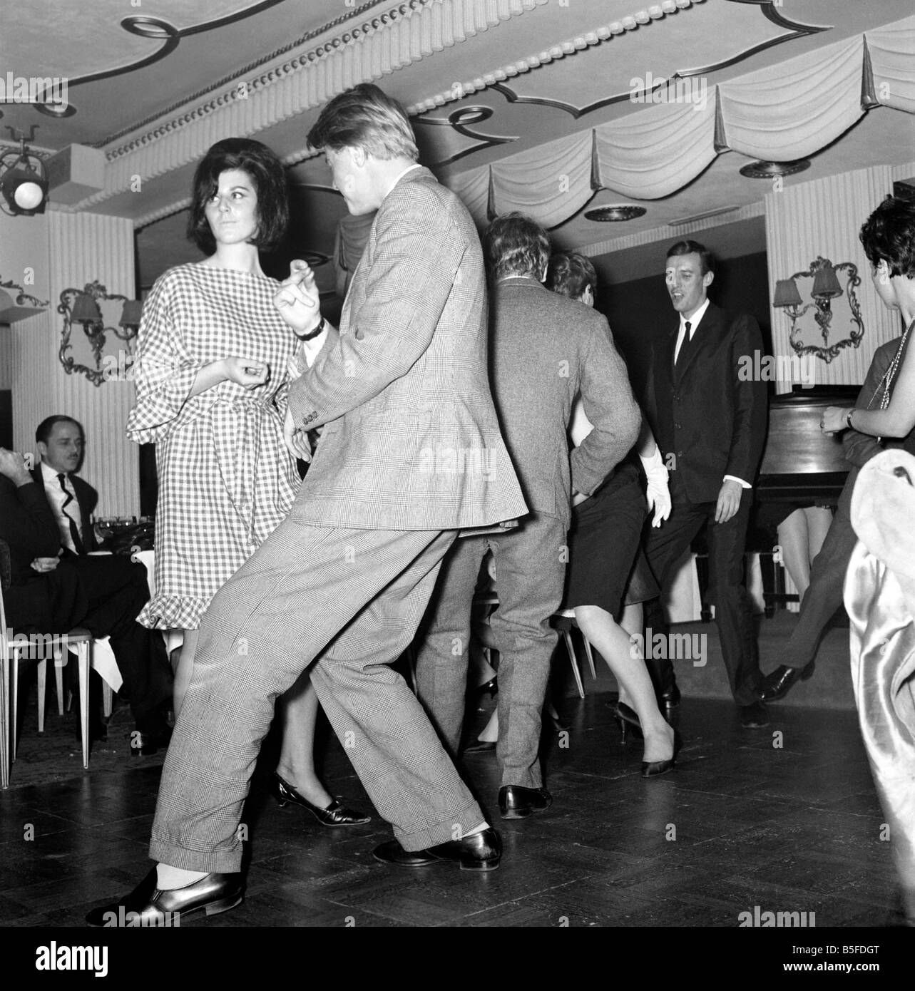 Twist dance 1960s Black and White Stock Photos & Images - Alamy
