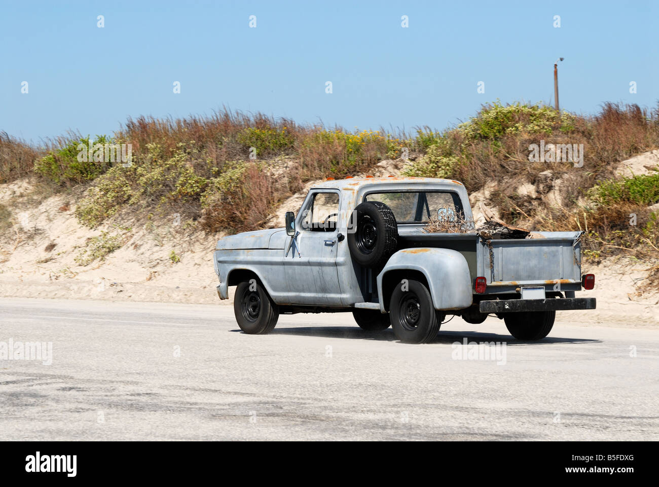 Pickup truck road hi-res stock photography and images - Alamy