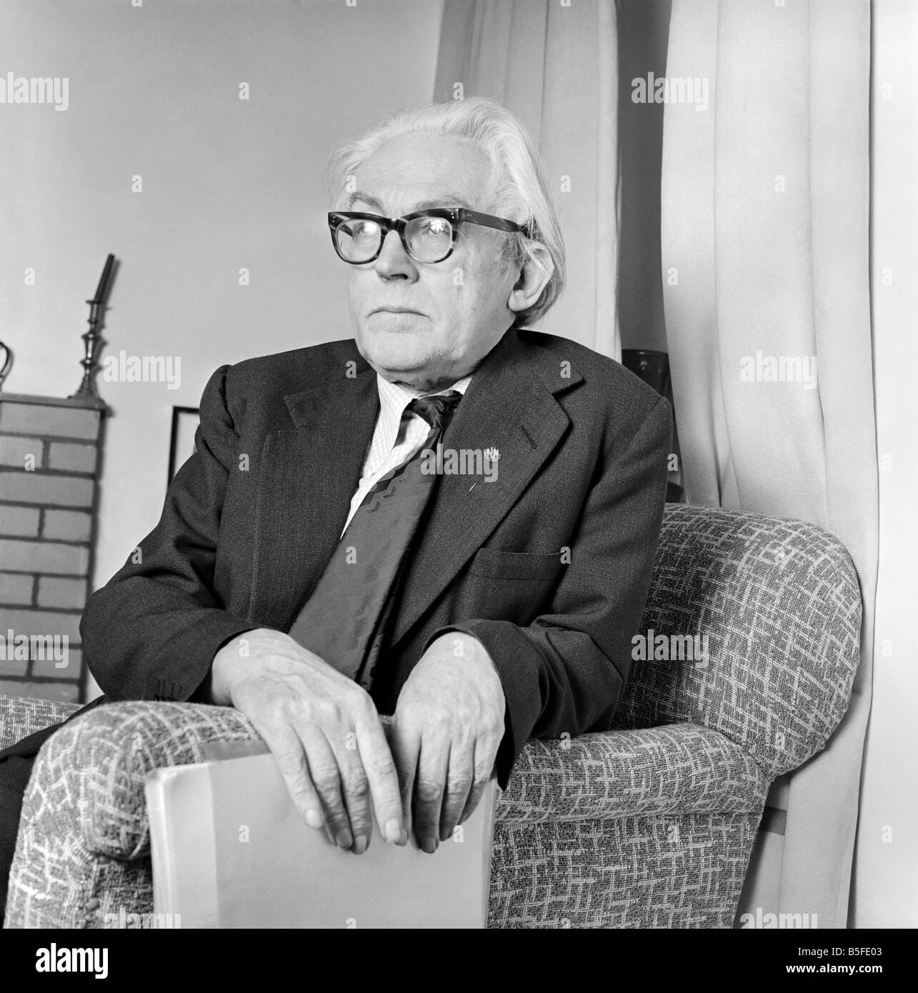 Labour party mp politics 1970s hi-res stock photography and images - Alamy