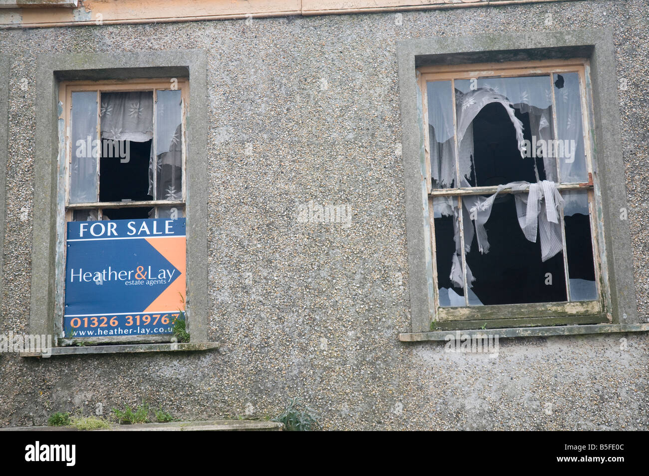 Ruined property hi-res stock photography and images - Alamy