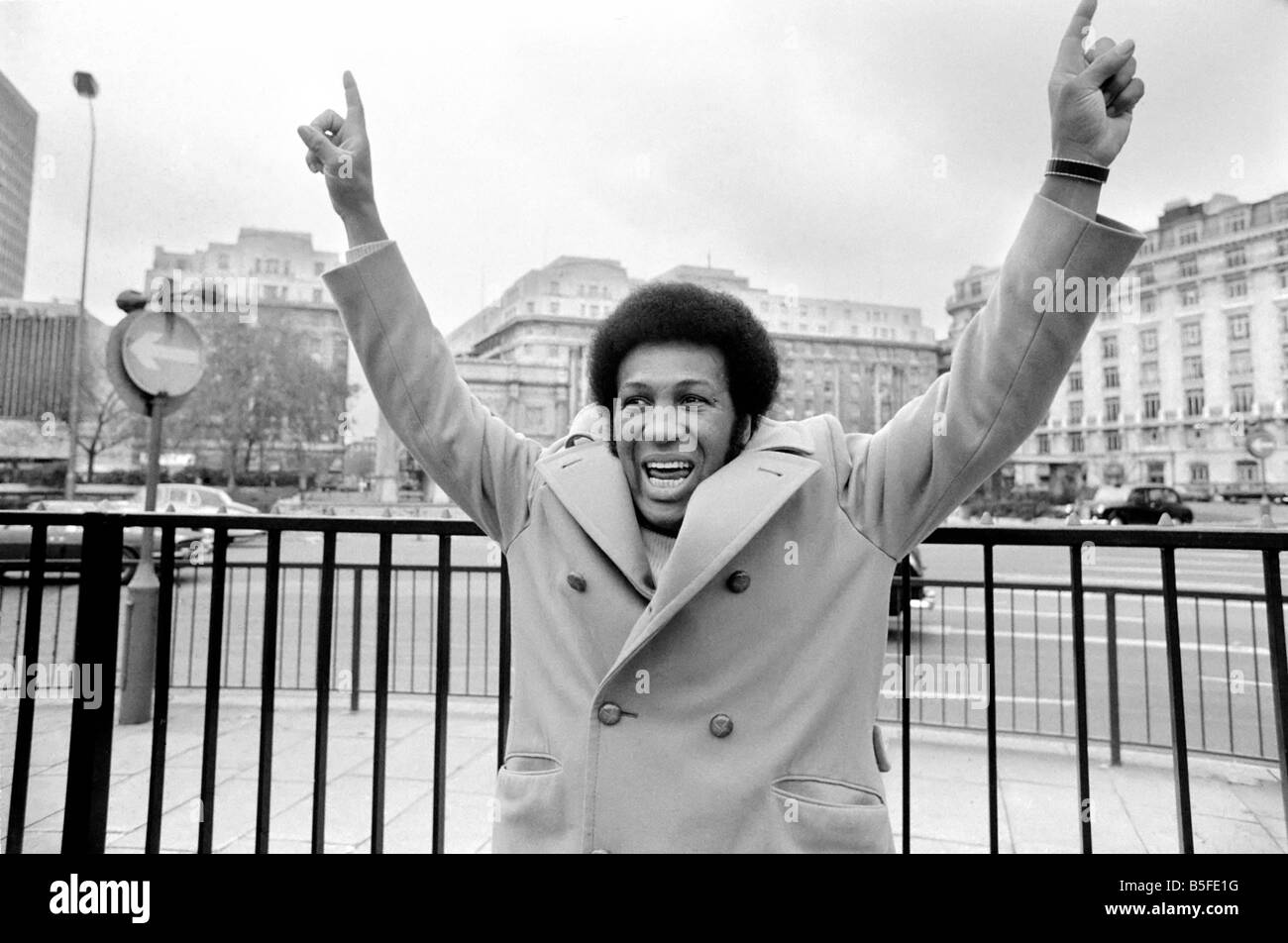 Boxer: Jimmy Ellis. November 1974 S74-6569-001 Stock Photo - Alamy