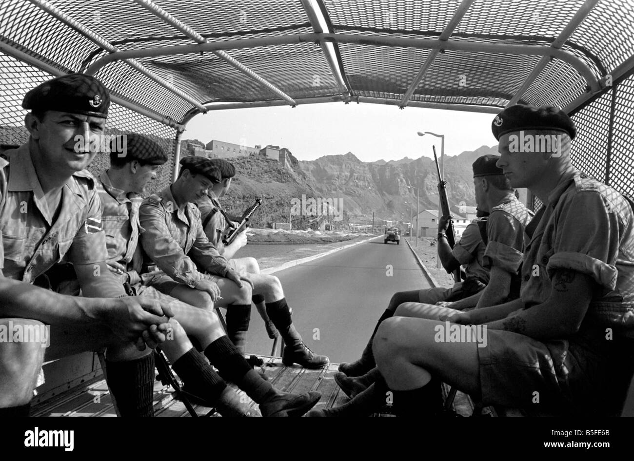 British Army in Aden: Men of the Somerset and Cornwall Light Infantry ...