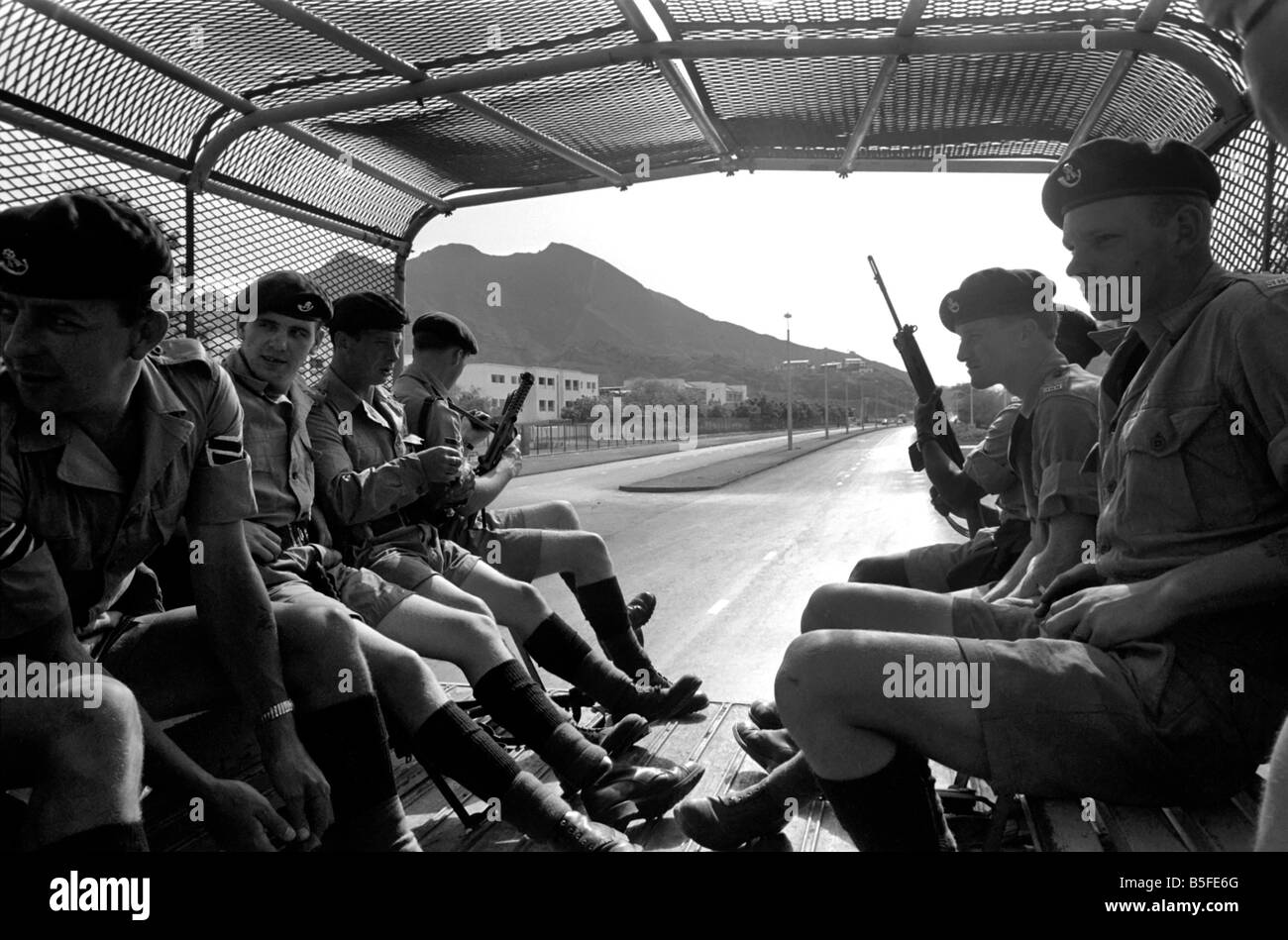 British Army in Aden: Men of the Somerset and Cornwall Light Infantry ...