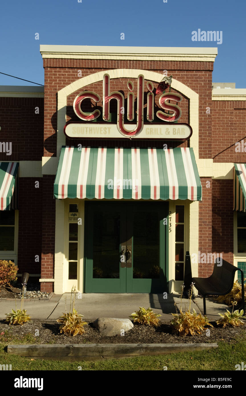 Chilli's restaurant exterior hi-res stock photography and images - Alamy