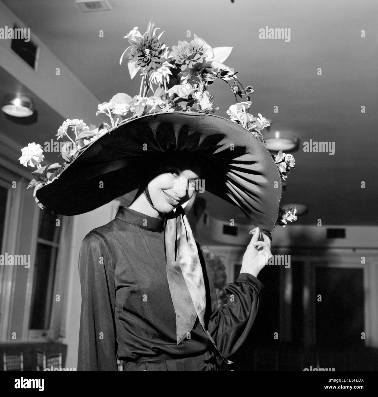 Easter bonnet 1960s hi-res stock photography and images - Alamy