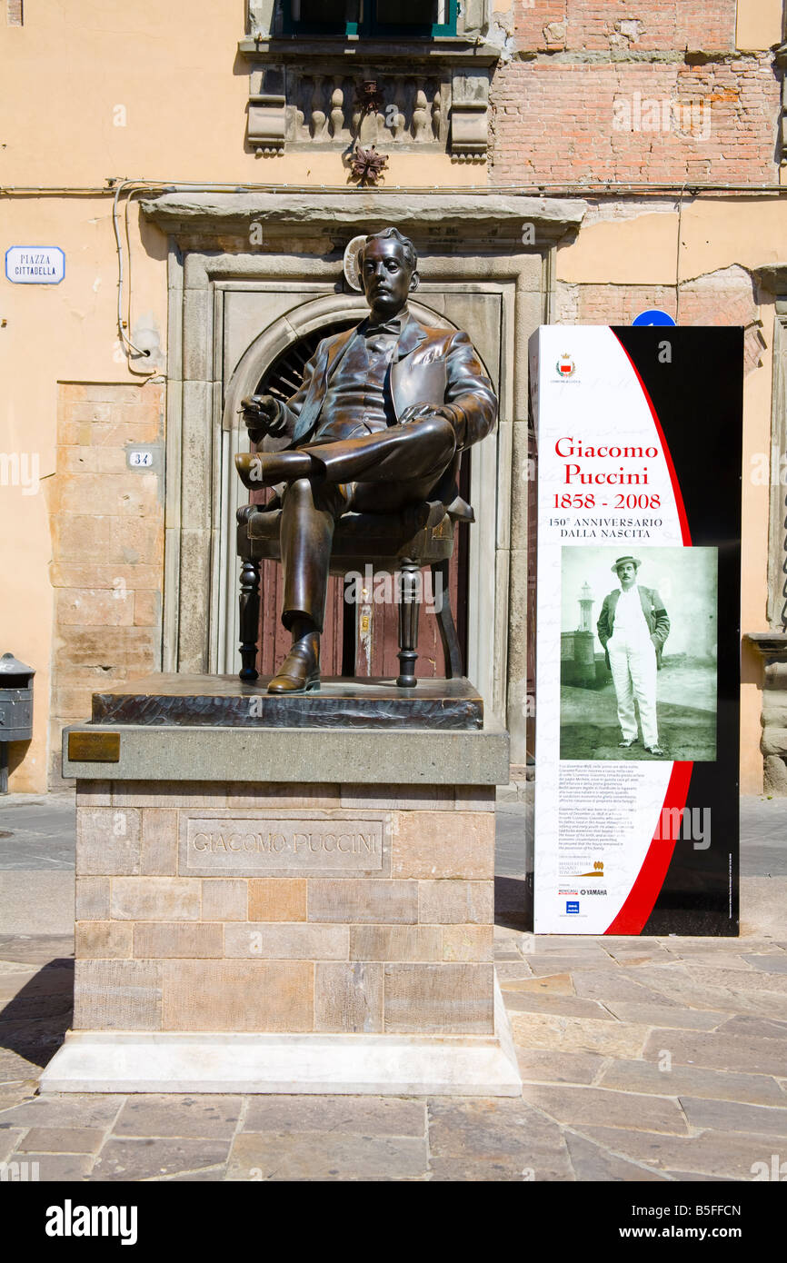 Giacomo Puccini statue, Piazza Cittadella, Lucca, Tuscany, Italy Stock ...