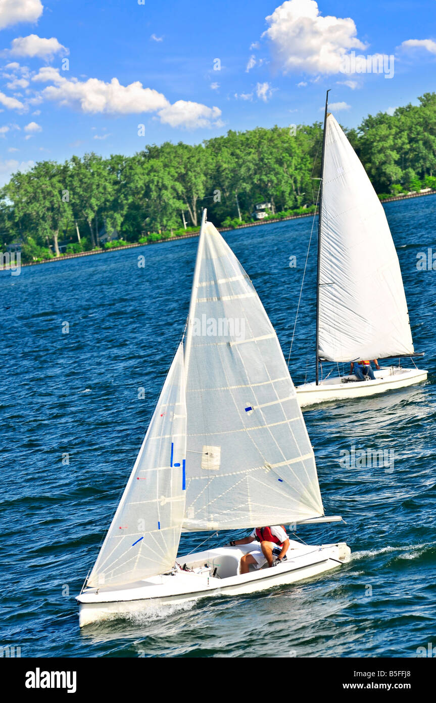 Small sailing vessels hi-res stock photography and images - Alamy