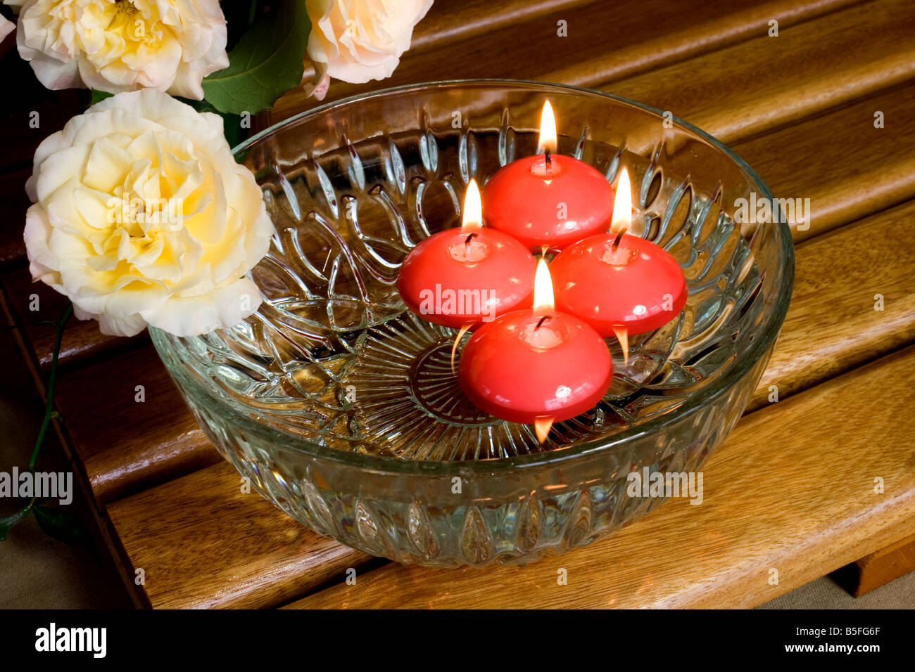 Red floating candles hi-res stock photography and images - Alamy