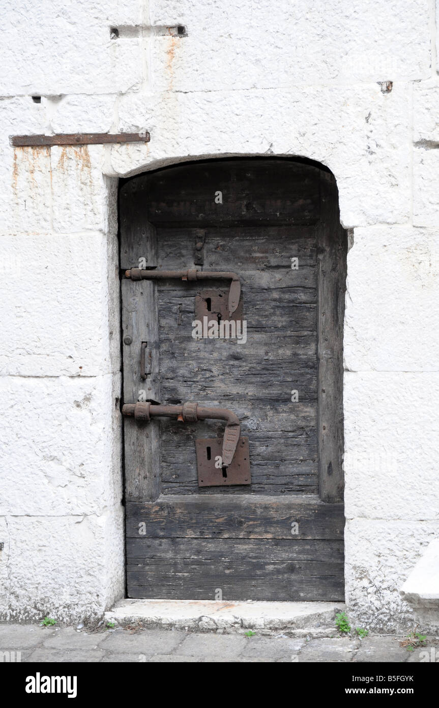 Prigioni Nuove. Prison door in the New Prison courtyard of the Doge's ...
