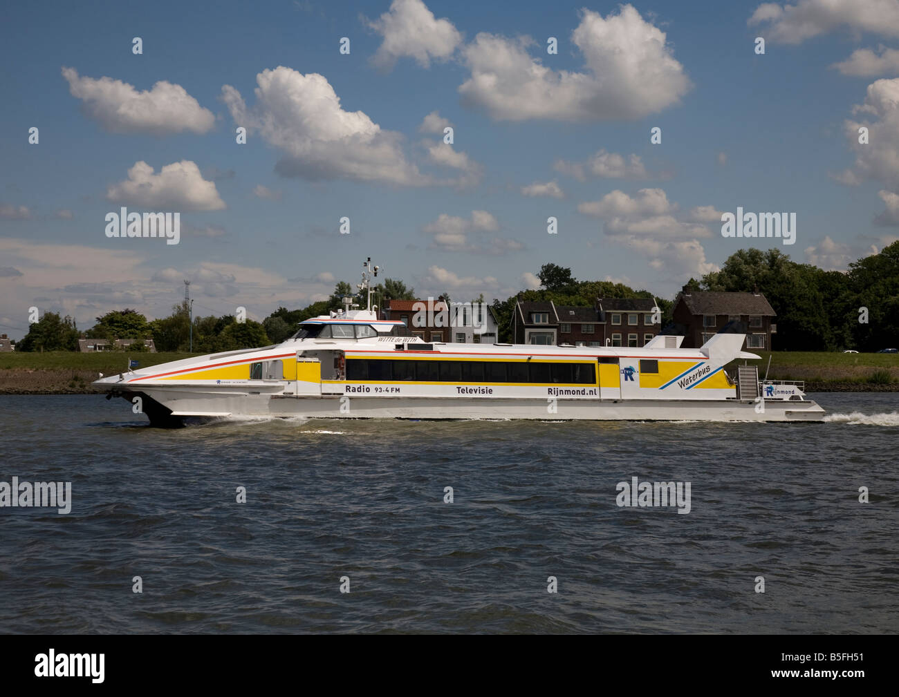 Passengers waterbus ferry boat hi-res stock photography and images - Alamy