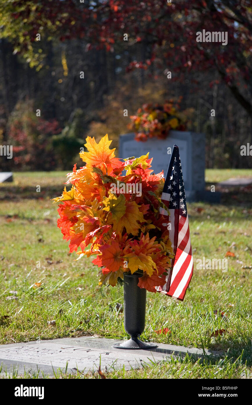 Grave site marking hi-res stock photography and images - Alamy