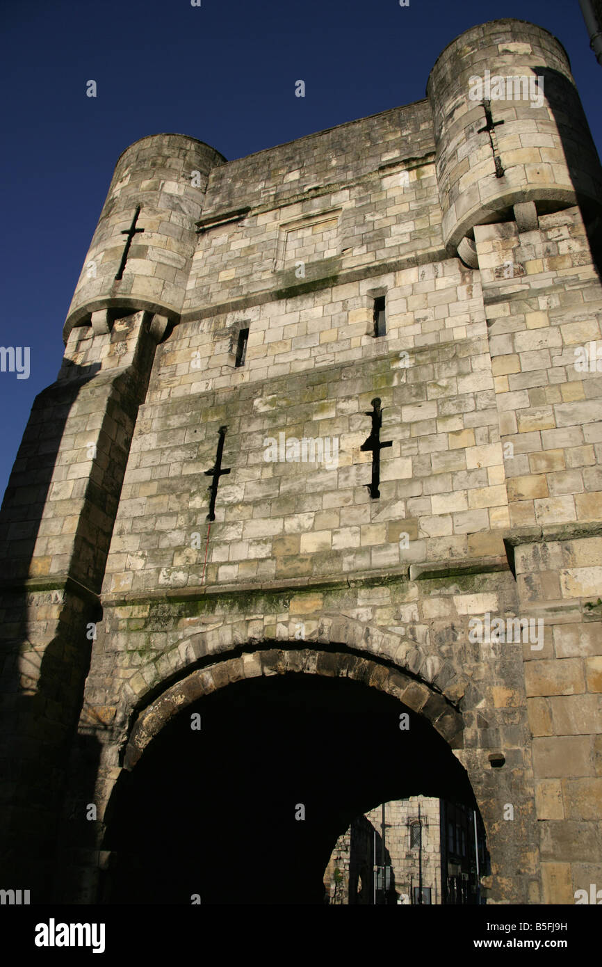 Roman gateway hi-res stock photography and images - Alamy