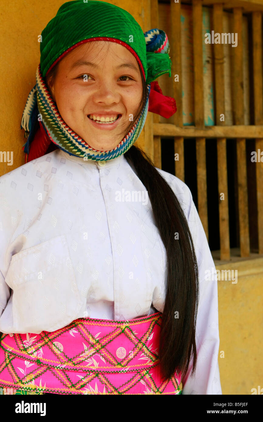 White Hmong tribeswoman at the village of Pho Lao, Dong Van Plateau, Ha ...