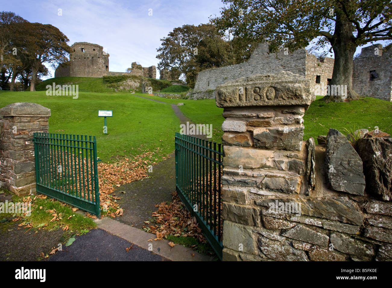 Down castle hi-res stock photography and images - Alamy