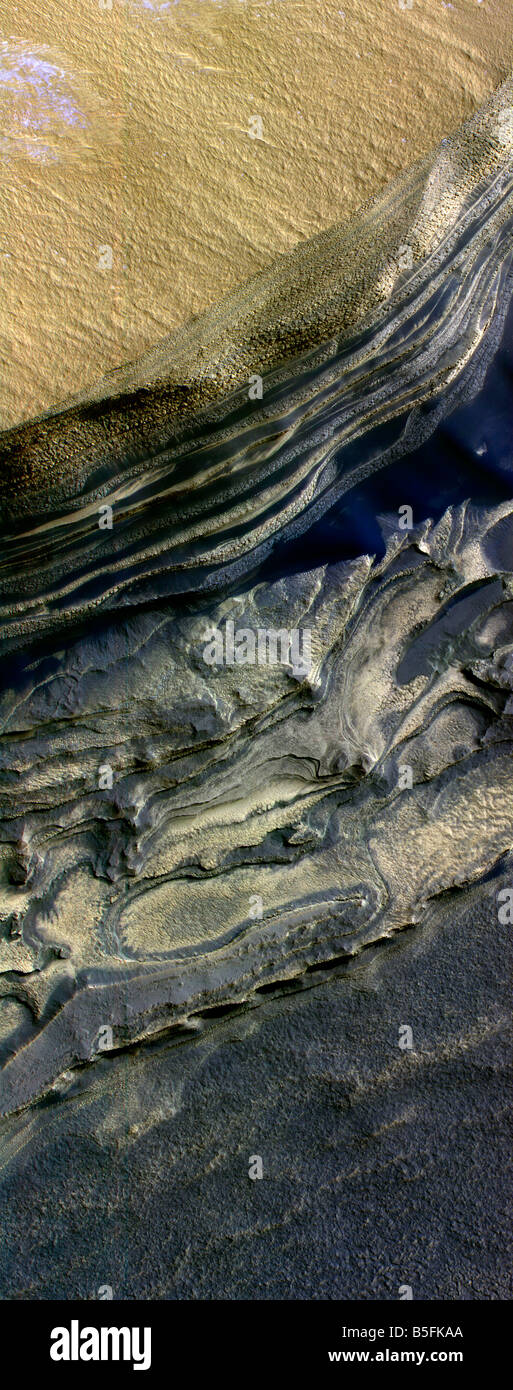 Vertical layers hi-res stock photography and images - Alamy