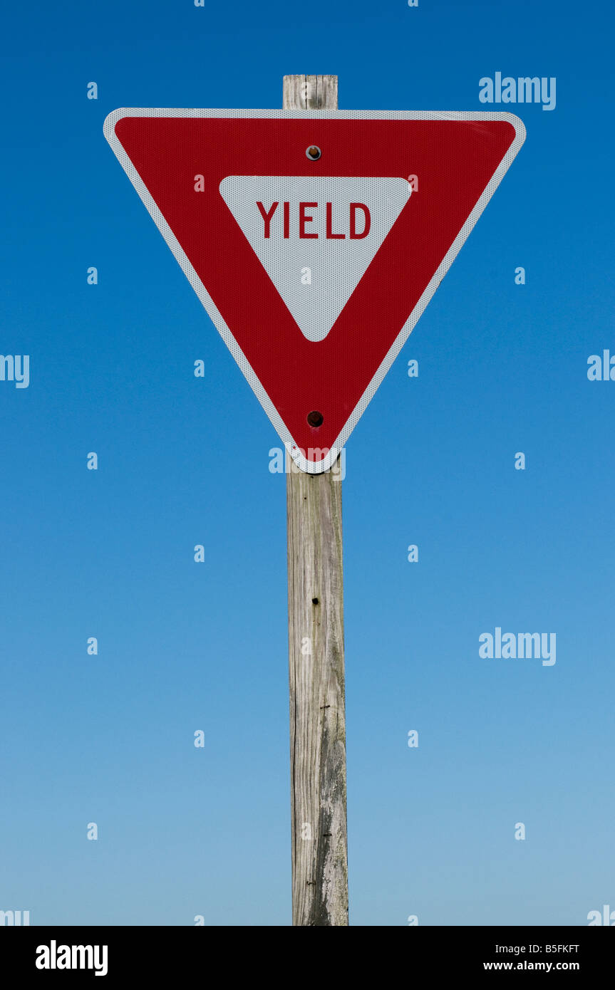 Yield triangle hi-res stock photography and images - Alamy