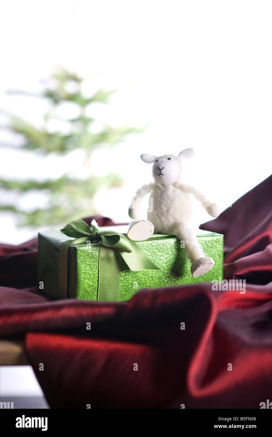 Sheep gift hi-res stock photography and images - Alamy