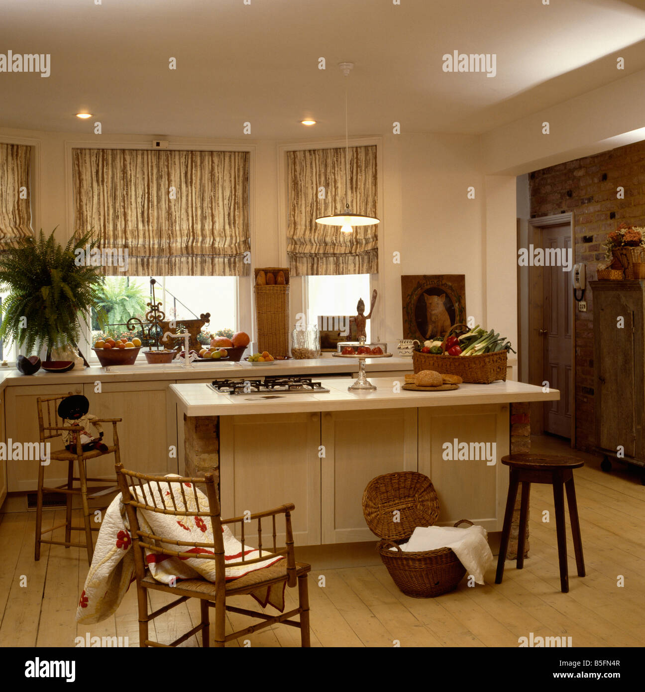 Shaker style quilt hi-res stock photography and images - Alamy