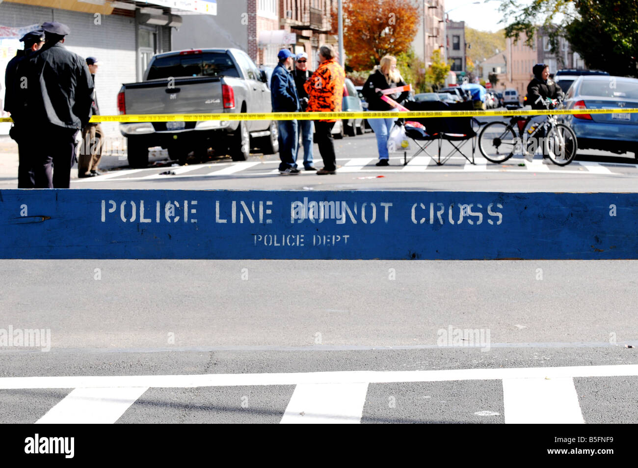 Police blockade crime scene hi-res stock photography and images - Alamy