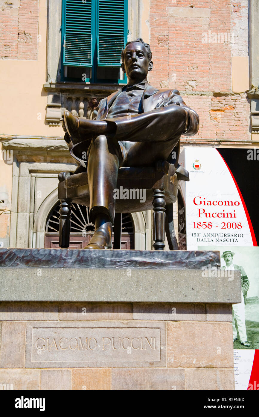 Puccini statues hi-res stock photography and images - Alamy