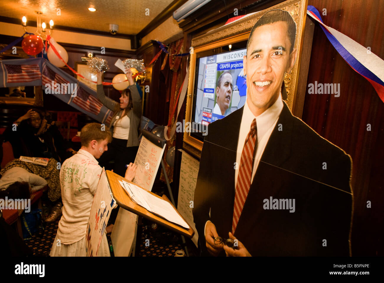 Barack obama election night 2008 hi-res stock photography and images ...