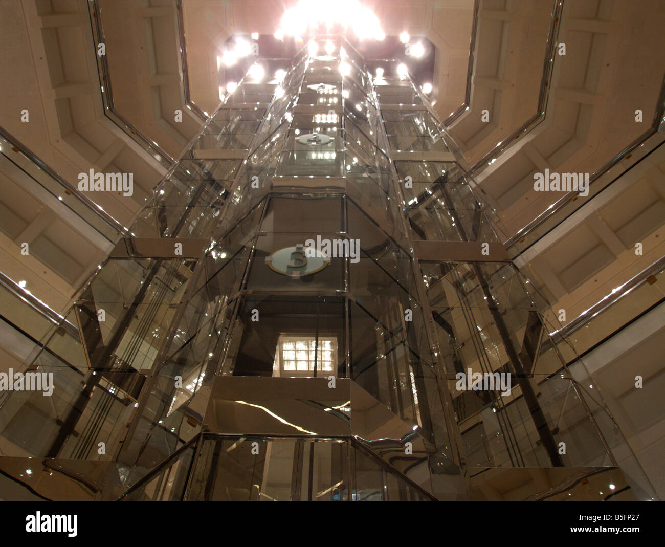 Lifts department store hi-res stock photography and images - Alamy