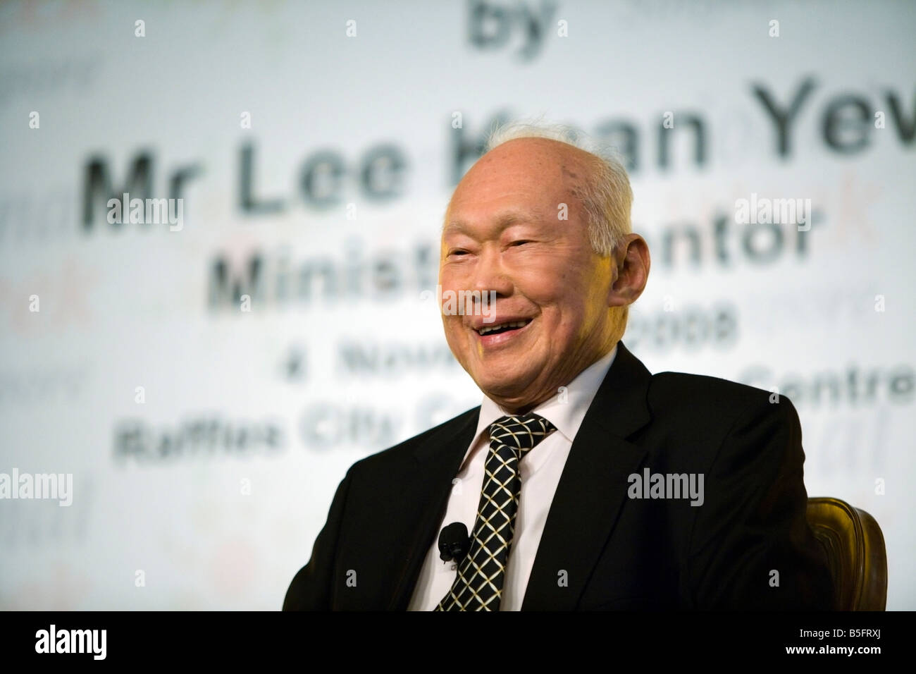 Singapores former prime minister Lee Kuan Yew delivers the inaugural ...