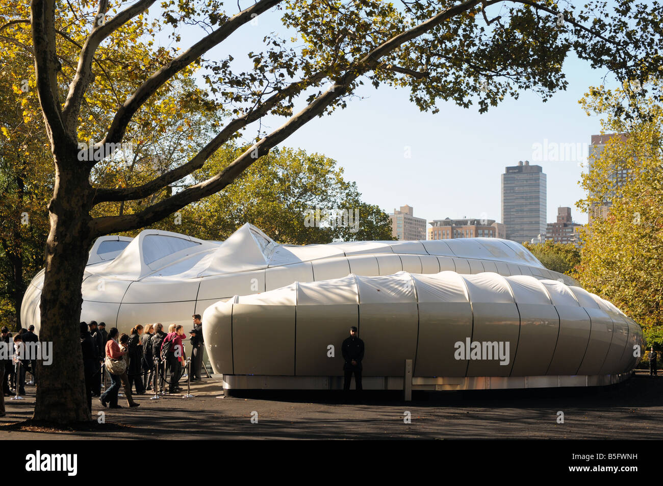 Chanel building hi-res stock photography and images - Alamy