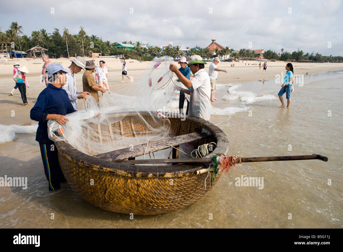 Tradional boats hi-res stock photography and images - Alamy