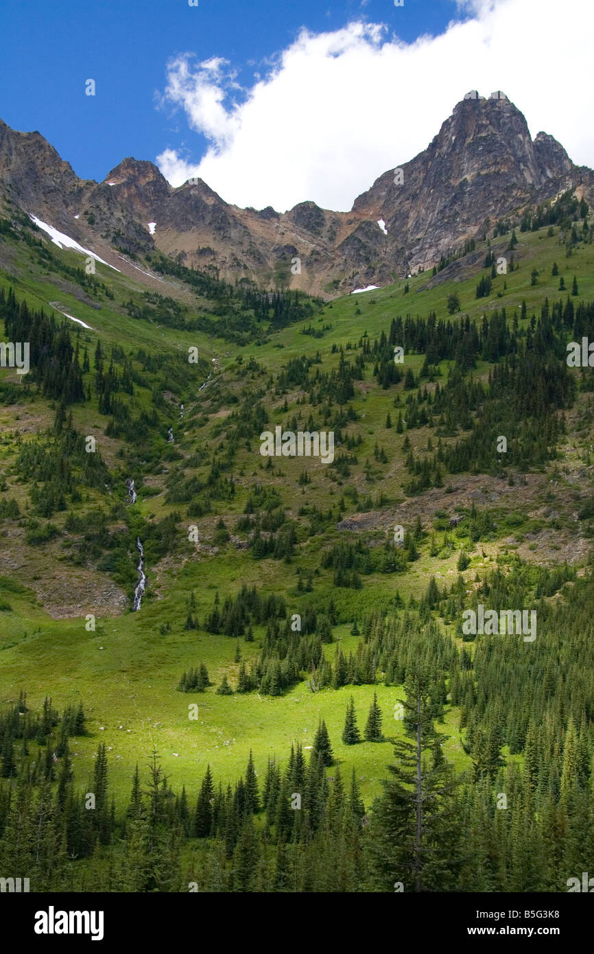 Cascade range hi-res stock photography and images - Alamy