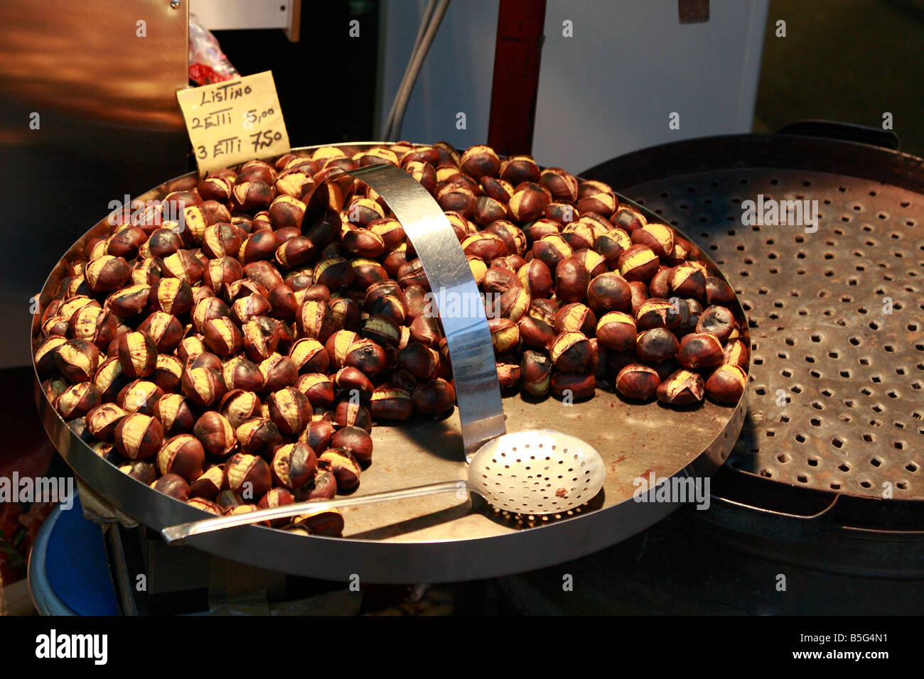 Chestnuts italy hi-res stock photography and images - Alamy