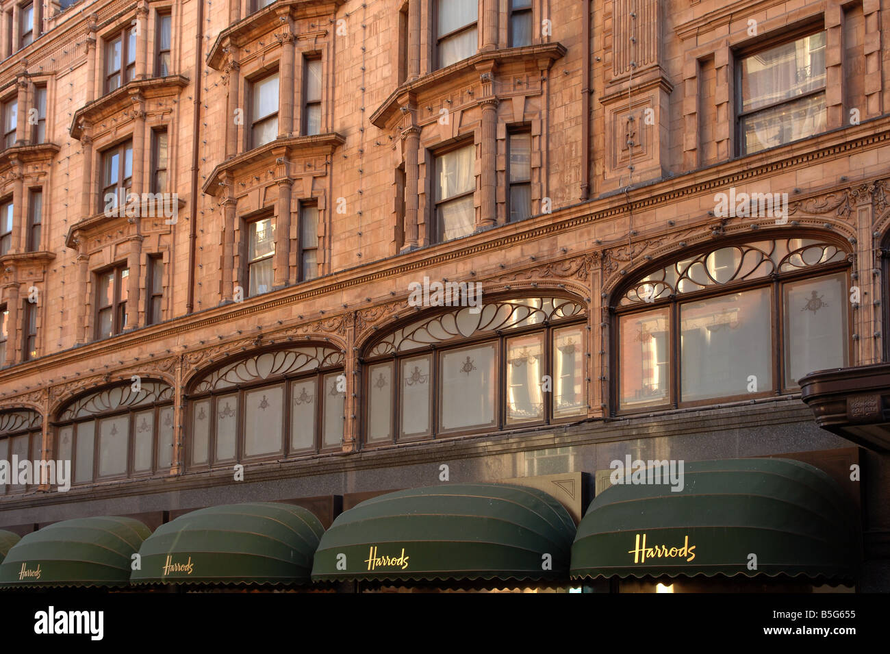 Harrods beauty hall hi-res stock photography and images - Alamy