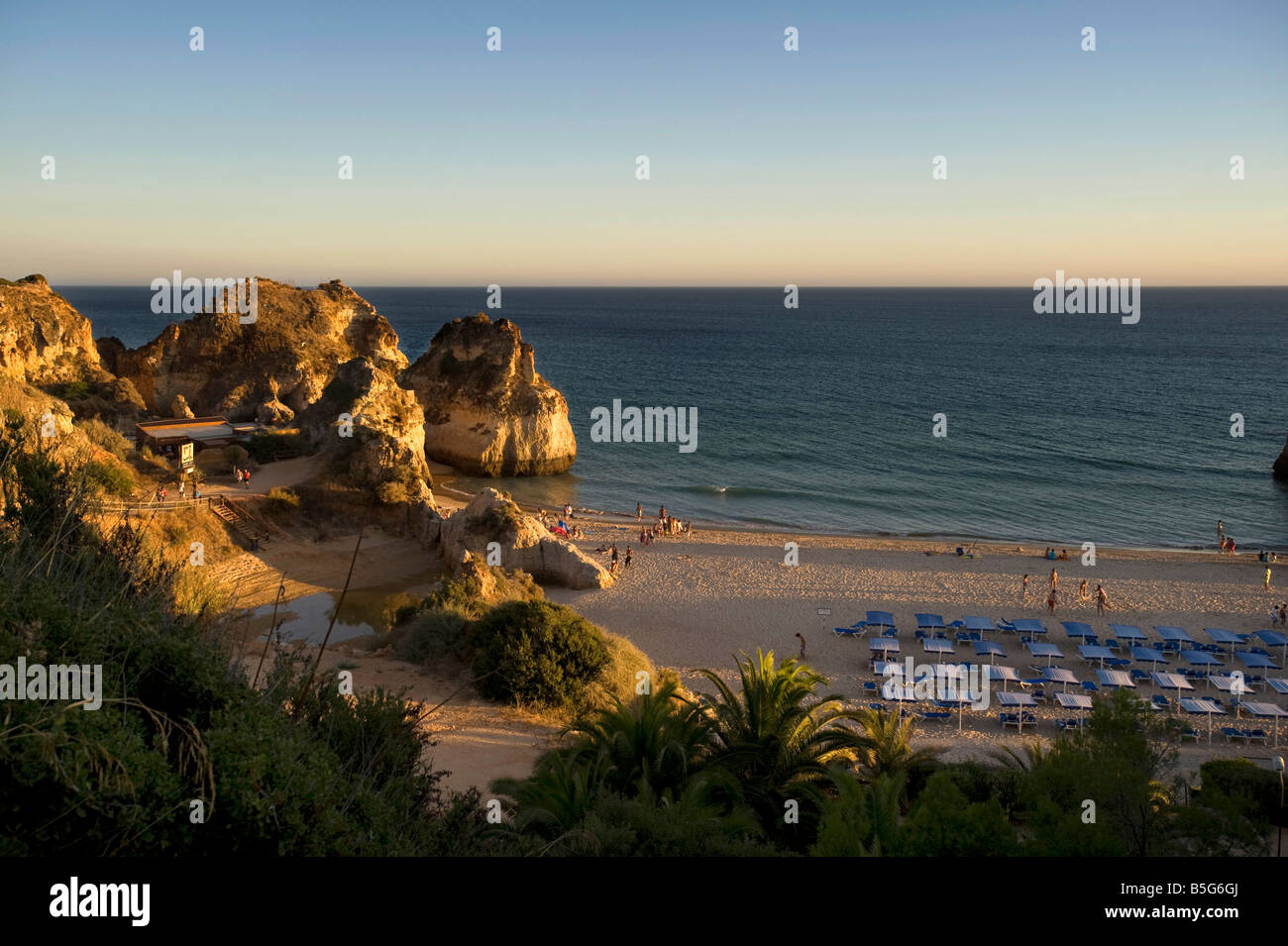 Alvor portugal beach hi-res stock photography and images - Alamy