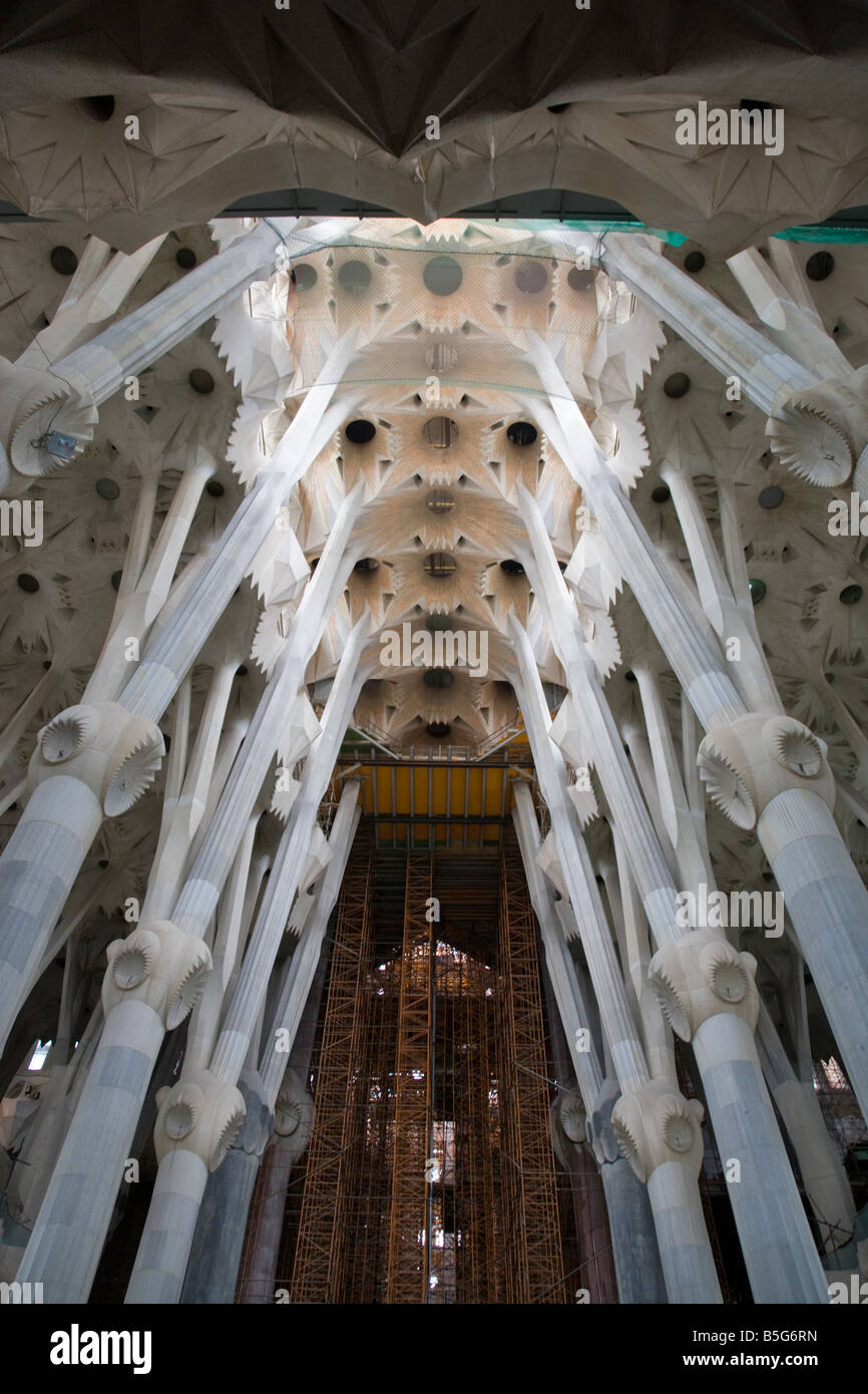 Inside the knave at the unfinished The Templo expiatorio de la Sagrada ...