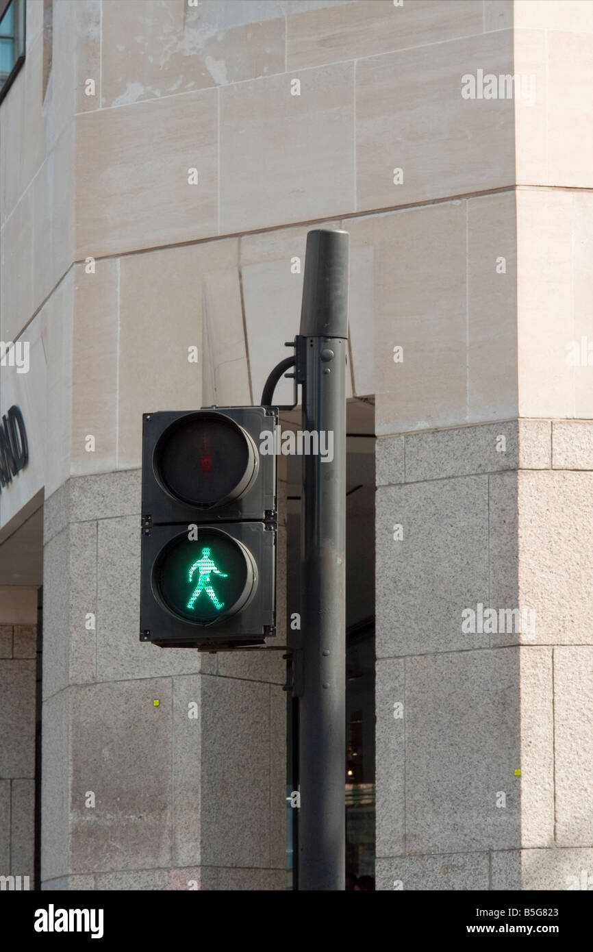 Pedestrian traffic light hi-res stock photography and images - Alamy