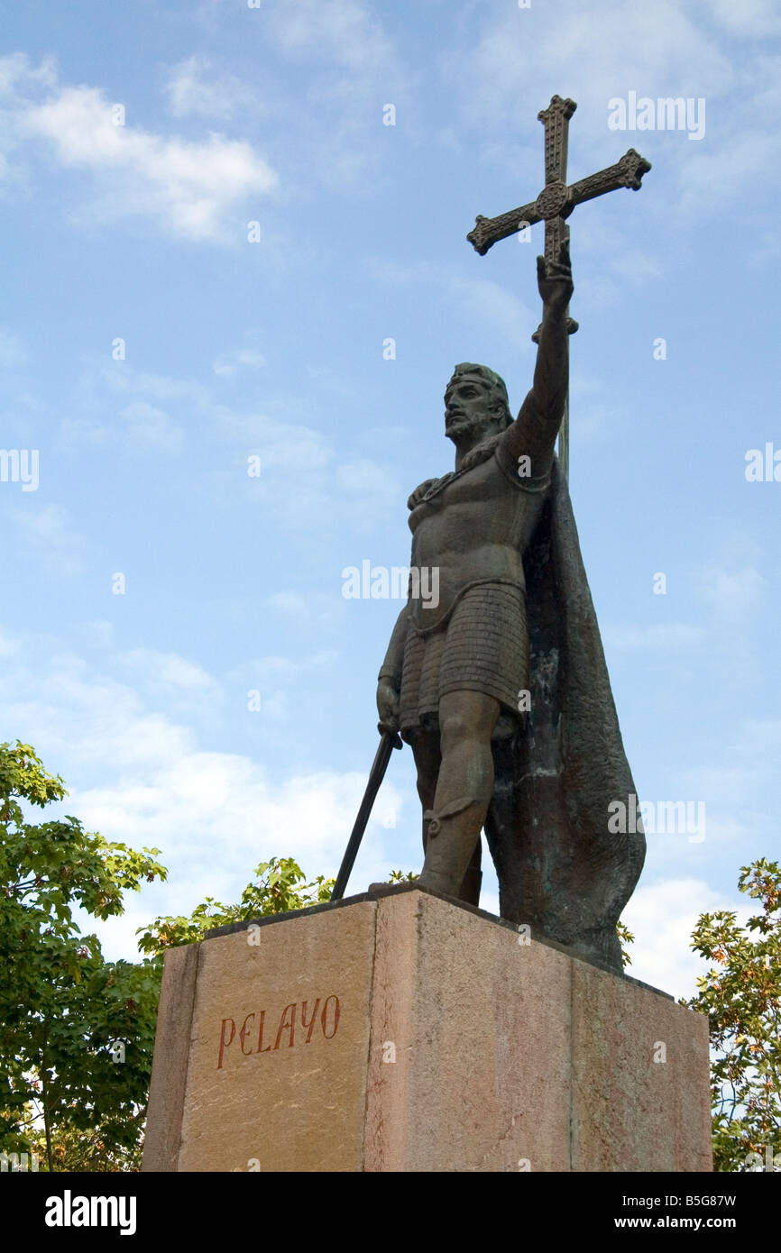 Monument to pelayo hi-res stock photography and images - Alamy