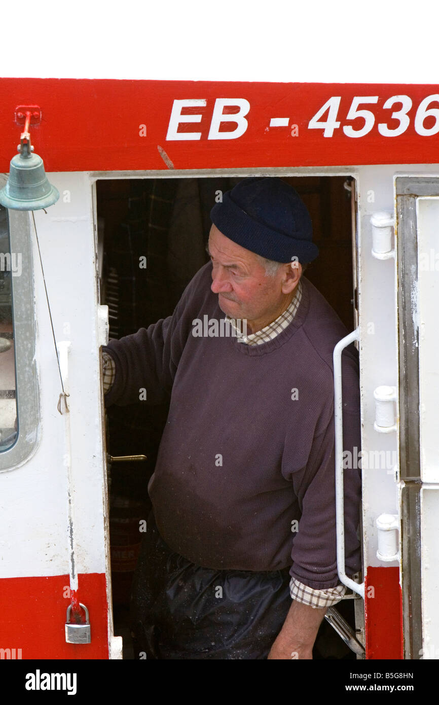 Commercial fishing boat fisherman hi-res stock photography and images ...