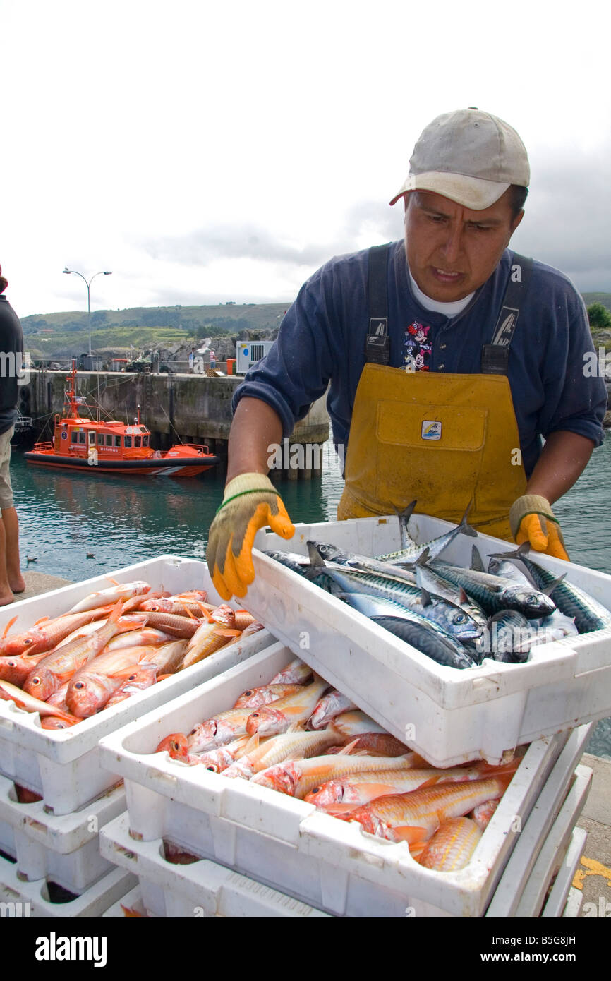 Spanish fisherman hi-res stock photography and images - Alamy