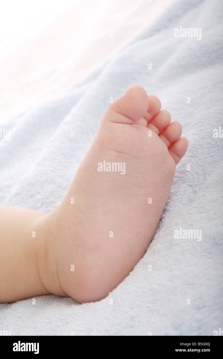 Asian boys foot hi-res stock photography and images - Alamy