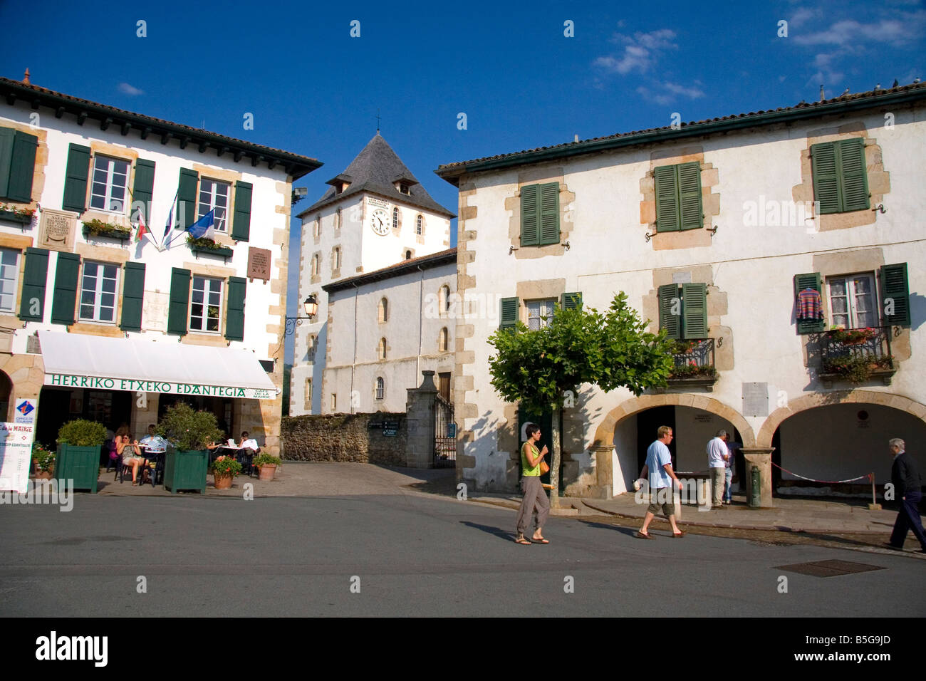 Sara village hi-res stock photography and images - Alamy